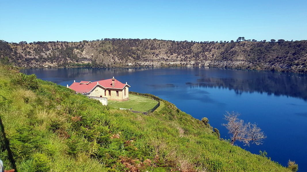 Walk Around Mount Gambier Blue Lake Crater Rim - Retirement On Tour