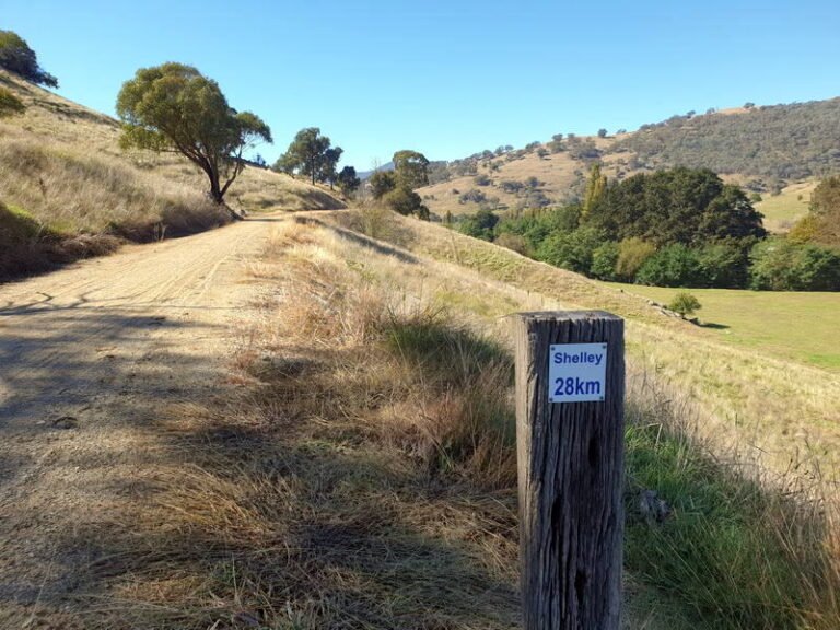 High Country Rail Trail Part 2 - 32 km Bullioh to Shelly - Victoria ...